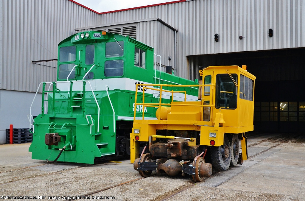 SSRX 1553 and the trackmobile.